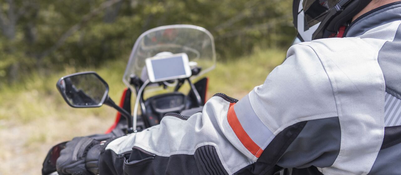 Sicher Motorrad fahren: Unsere Tipps | AXA